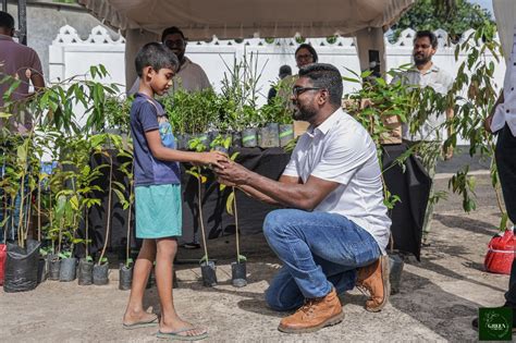 හංසි පූජා භාණ්ඩ කොපිකල හැක සමකල නොහැක හංසි පුජා භාණ්ඩ වෙතින් පහන්තිර නිශ්පාදනය සදහා වගකිමක්