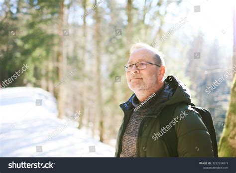 20433 Imágenes De Hombre De 60 Años Imágenes Fotos Y Vectores De
