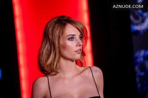 Maya Hawke Stranger Things Premiere Aznude