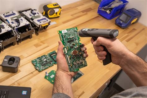 Code Corporation™ Cr2700 Handheld Wireless Handle Barcode Scanner With Charging Station