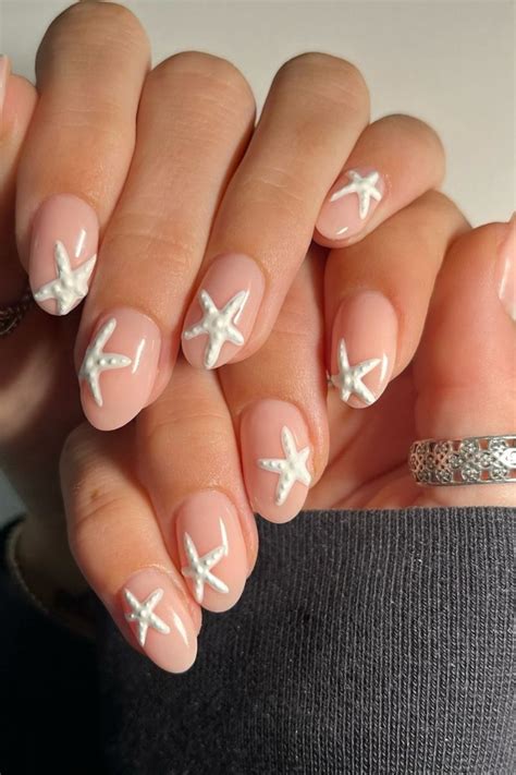 32 Gorgeous Sea Shell Nail Ideas To Try At You Next Appointment