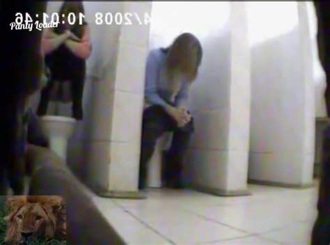 Girls Using Doorless Toilets ThisVid Com