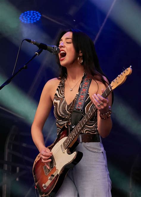 Lia Metcalfe The Mysterines R Singersthatcangetit