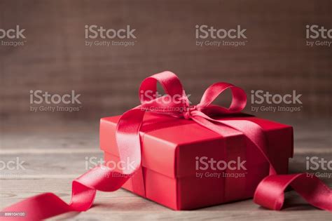 아름 다운 선물 상자 발렌타인 나 생일에 인사 카드입니다 텍스트에 대 한 공간을 복사 합니다 2월에 대한 스톡 사진 및 기타 이미지 Istock