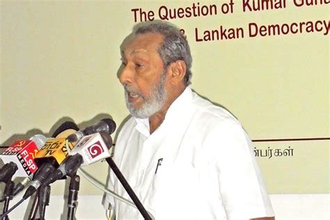 Free Kumar Gunaratnam කුමාර් ගුණරත්නම් සහෝදරයාගේ පුරවැසිභාවය වෙනුවෙන් ඔහුගේ සරසවි මිතුරන්