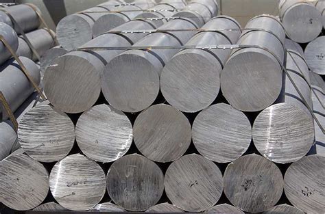 金属材料とは？代表的な金属材料と鉄鋼・非鉄金属の違いまとめ