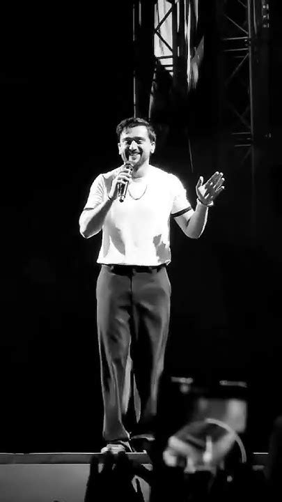 کنسرت خواننده روسی جونی ، джони Youtube