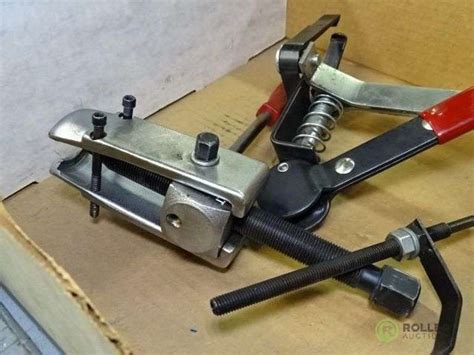 2 Overhead Valve Spring Compressor And Caterpillar Injector Puller