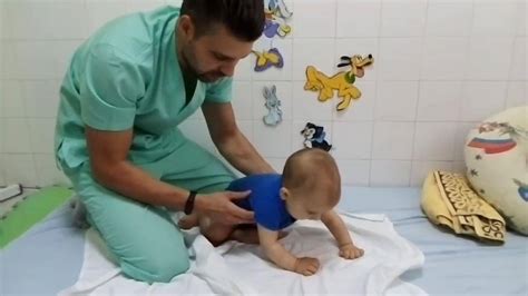 Преминаване от четири опори в седеж и обратно Важно упражнение както