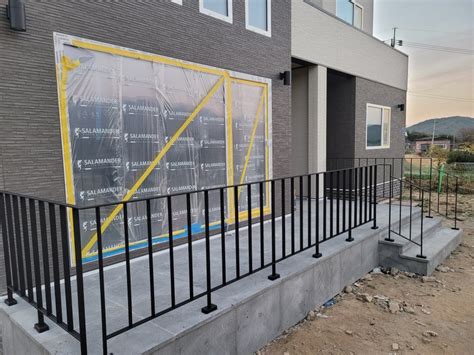 신축 전원주택에 철제 금속으로 시공되어지는 난간의 종류 평철난간 네이버 블로그