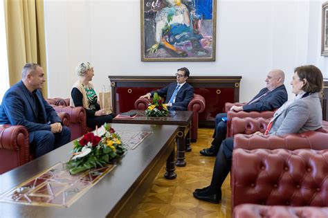 Stevo Pendarovski On Twitter Средба со претседателката на Комората на Република Северна