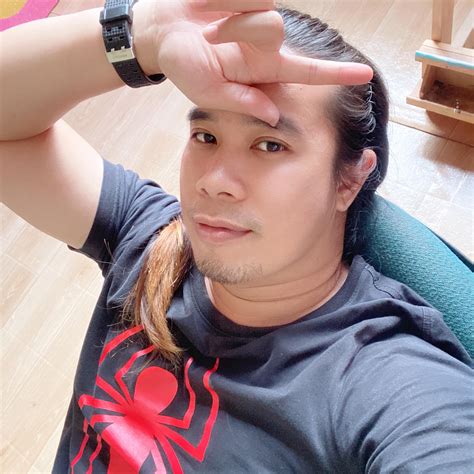 ขอบสหนัง ว่าด้วยเรื่อง มังงะมวยระหว่างญี่ปุ่นและไทย ซึ่ง ก้าวแรกสู่สังเวียน เป็นมังงะจาก