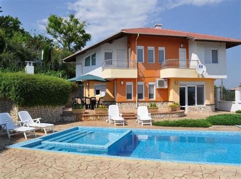 Вили под наем с басейн къща за гости апартаменти под наем в България Варна Балчик Албена