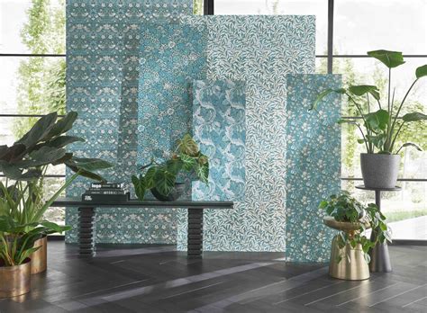 William Morris Strawberry Thief Plum Wallpaper