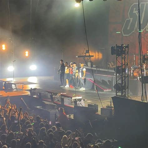 Review Manchesters Sum 41 Send Off Was A Bittersweet Goodbye