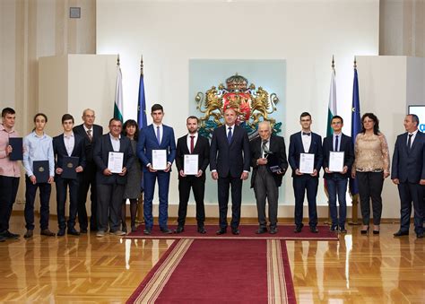 НАЦИОНАЛНА ТЪРГОВСКО БАНКОВА ГИМНАЗИЯ Първи в успеха