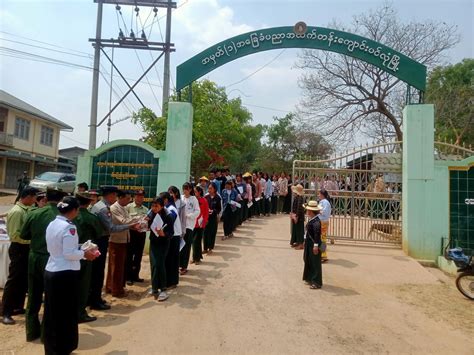 လွိုင်လင်မြို့နယ် တက္ကသိုလ်ဝင်တန်းစာစစ်ဌာနများတွင် စာမေးပွဲဖြေဆိုသည့် ကျောင်းသား သူများအား