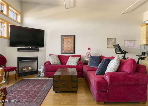 17 N 3rd St 403 Yakima Wa 98901 Redfin