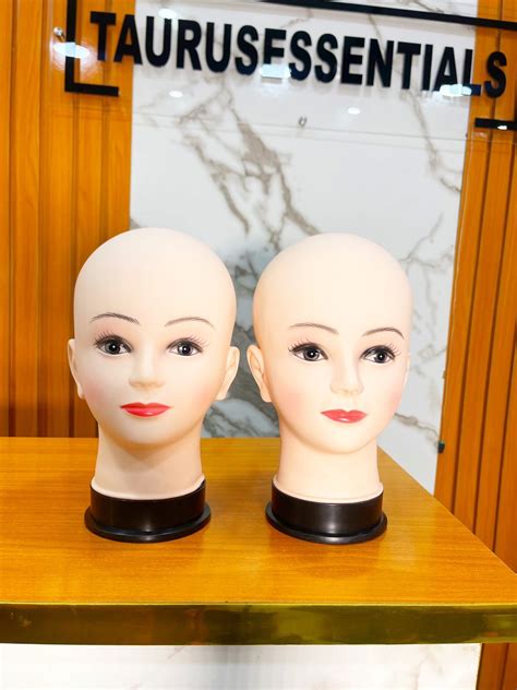 Mannequin Skull Taurus Essentials