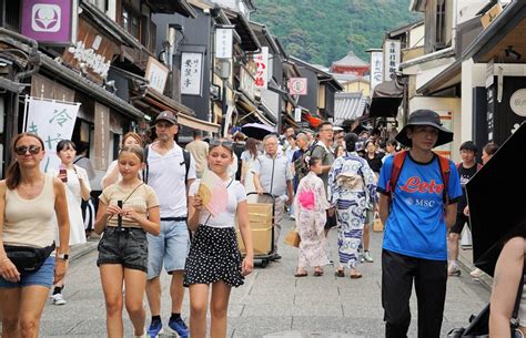 インバウンドで観光地活況も日本人客は「京都離れ」【京都・滋賀経済回顧①】｜経済｜経済のニュース｜京都新聞 On Business
