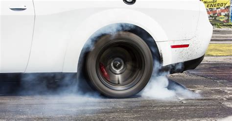 마모된 타이어 제동거리 2배 연료효율도 나빠져 탑라이더