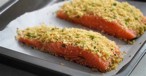 Риба с хрупкава коричка и гарнитура свежа салата Готвене за начинаещи