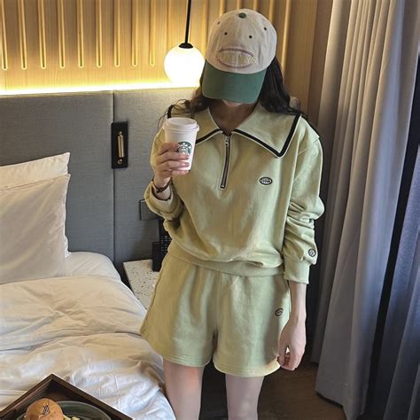 유니스 반바지세트 포에버 코튼100 세일러 카라 반집업 자수 긴팔 시보리 맨투맨 봄가을 밴딩 4부 숏 반바지 캠핑룩 여행룩 마실룩 츄리닝 트레이닝복 세트