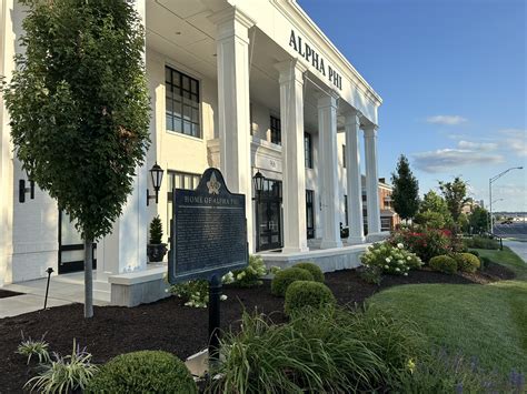 Alpha Phi Omicron Alumnae Facebook