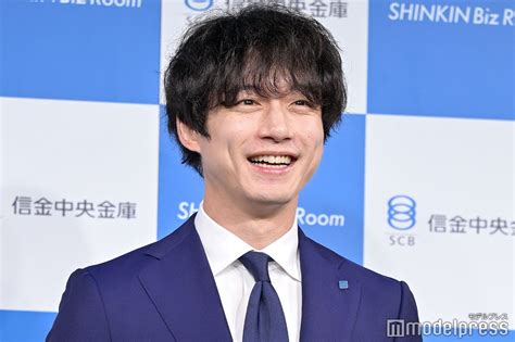 画像28 39 坂口健太郎＆blackpinkリサ、自撮り2ショット公開「破壊力すごい」「尊すぎる」と興奮の声 モデルプレス