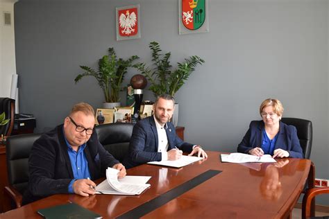 Umowa Na Oze Dla Mieszka C W Gminy Pysznica Podpisana Urz D Gminy Pysznica