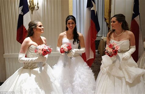 British Girls Take Centre Stage At New York Debutante Ball Daily Mail Online
