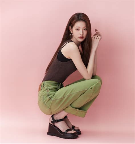 Jang Won Youngs Feet