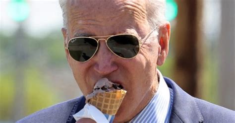 못 말리는 바이든의 초콜릿칩 아이스크림 사랑