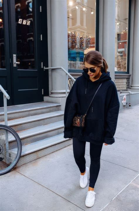 27 Comfy Oversized Hoodie Outfits For This Fall Styleoholic