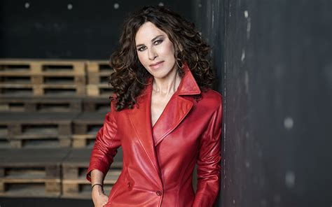 Σκιάθος Με Ελευθερία Αρβανιτάκη το άναμμα του Χριστουγεννιάτικου δένδρου Istigmes