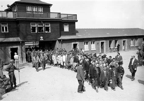 Germany Buchenwald Anniversary Poche Storie