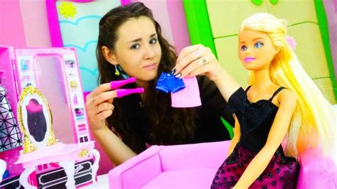 Игры для девочек одевалки Барби не знает что надеть в театр Хорошие