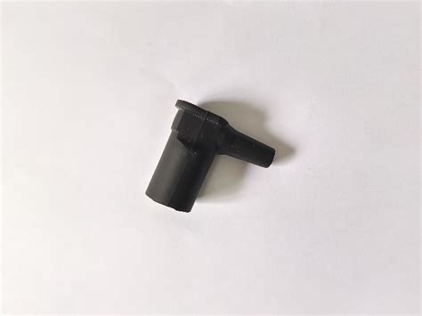 90 degree bended spark plug wire connectors with high uniformity of