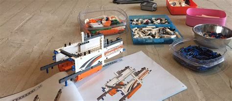 Review LEGO Technic Vrachthelikopter Versus City VIP Vliegveld Voormijnkleintje Nl