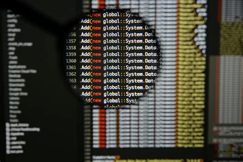 진짜 C 코드 화면을 개발입니다 프로그래밍 워크플로 추상 알고리즘 개념입니다 확대경 렌즈 아래 표시는 C 코드의 라인 데이터에 대한 스톡 사진 및 기타 이미지 Istock