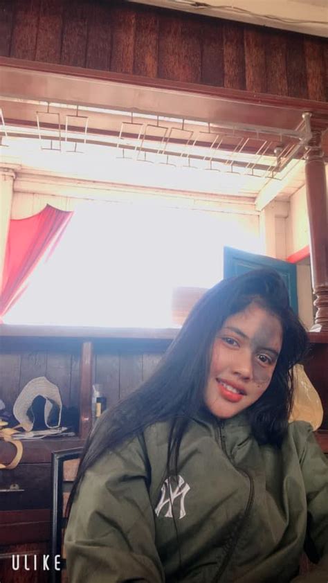 ឡេង ឡេង ដាវ៉ាន់លក់ទូរសព្ទ័ដុំ និងរាយ