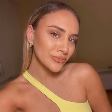 𝐄𝐦𝐢𝐥𝐢𝐲𝐚 𝐃𝐢𝐦𝐢𝐭𝐫𝐨𝐯𝐚 Emiliya Vd • Threads Say More