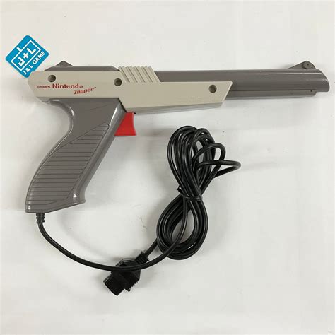 Nintendo Nes Zapper Light Gun 1985 Gray Nes Nintendo Entertainme