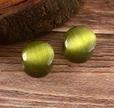 Beautiful Green Peridot Cats Eye Stone Plug Double Flare Cats Eye Fire