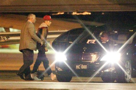 Justin Bieber Touching Selena Gomez Private Part