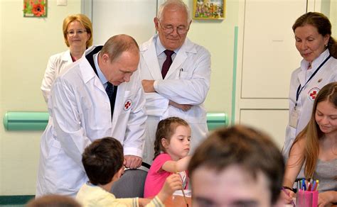 Посещение НИИ неотложной детской хирургии и травматологии • Президент России