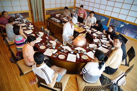 逆巿求生金融人棄400萬年薪投身飲食界 疫巿變陣拓零售賣港式傳統美食