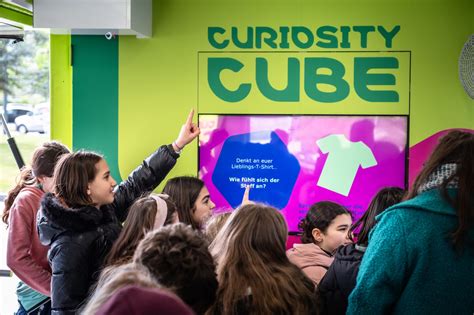 Vuelve A Alcobendas El Laboratorio Científico Portátil Curiosity Cube