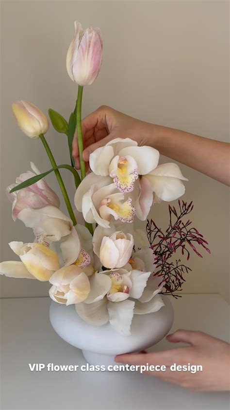 플로리스트 강사 멜로디 Vip 플라워전문 플로리스트 강사 멜로디입니다 다가온 봄 프라이빗 클래스를 위한 간결하고 세련된 센터피스 디자인을 소개합니다 오브제부터 수입