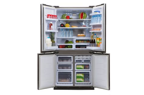 Extra prostorná chladnička Sharp SJ EX820FBE v béžovém provedení